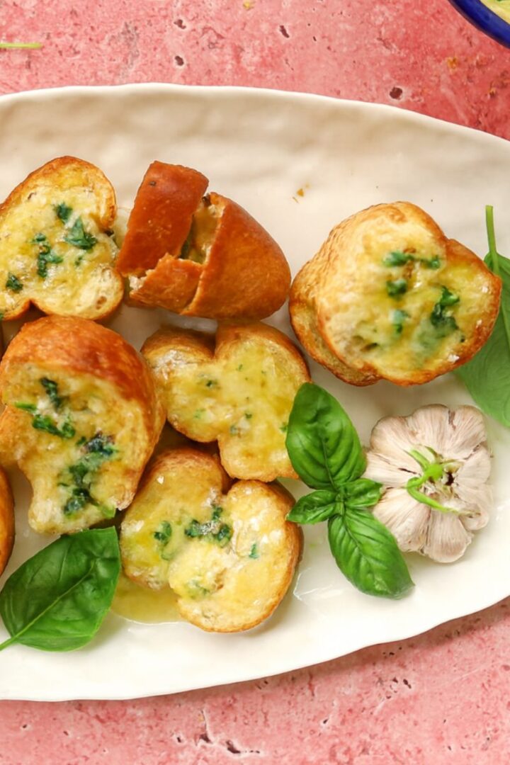THE BEST STUFFED GARLIC BREAD (SO CHEESY!) - Delciously Nikki