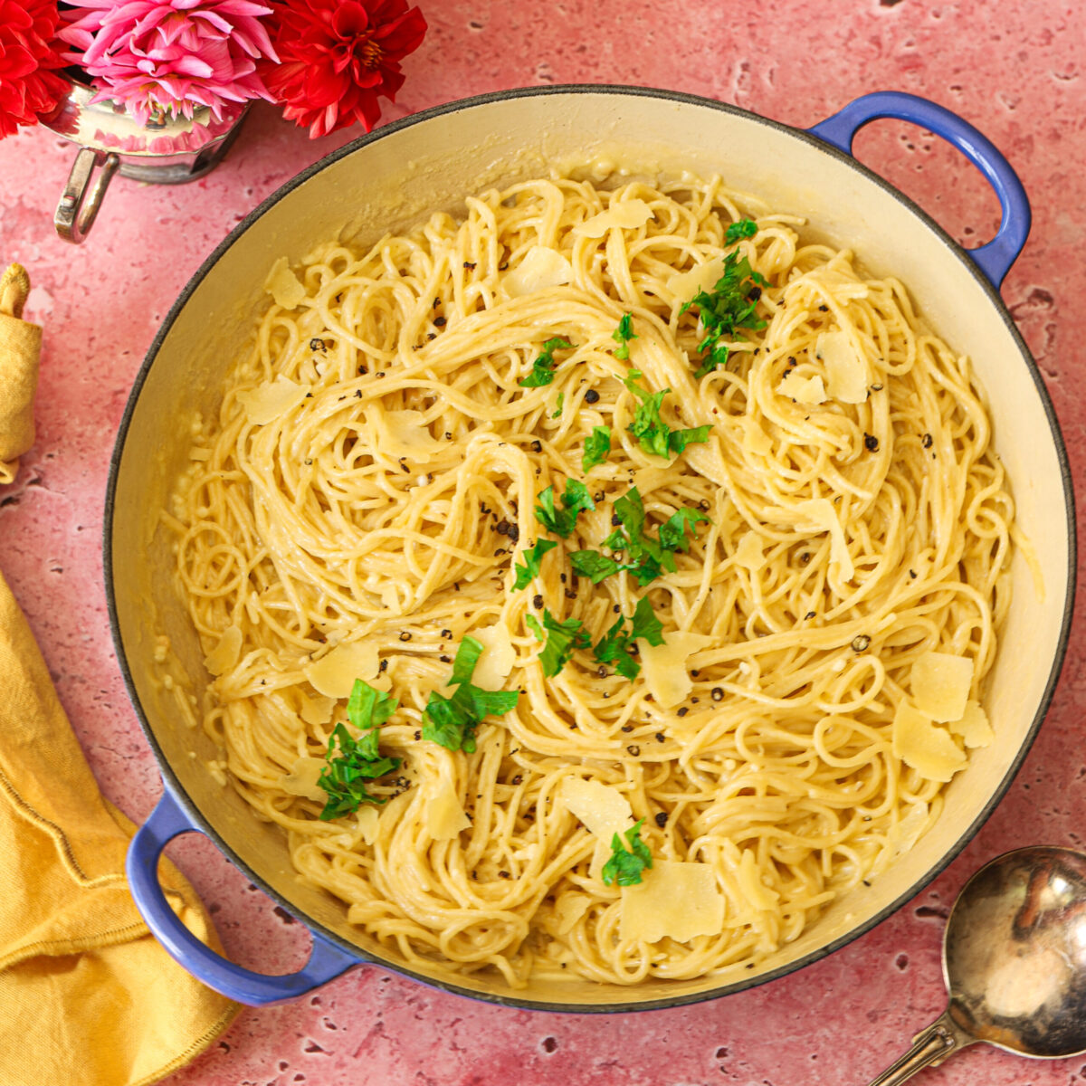 MOMS SPAGHETTI WITH ALFREDO (BUDGET!) - Delciously Nikki